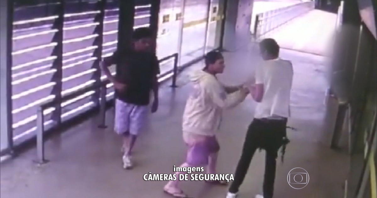 G Vídeo mostra homem sendo esfaqueado em estação do Move notícias em Minas Gerais
