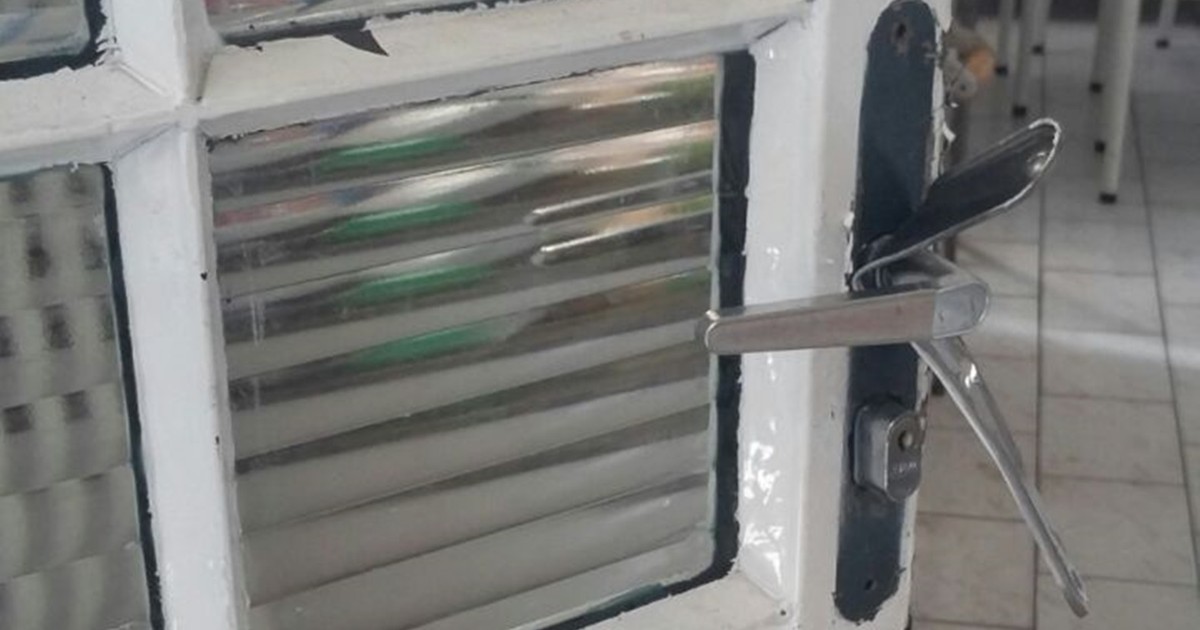 G1 Ladrões Furtam Eletrônicos E Dinheiro Após Invadir Casa Em