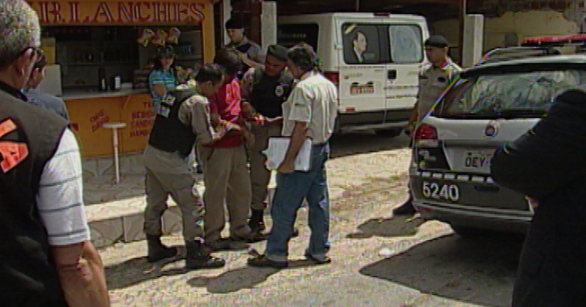 G1 Perícia Faz Reconstituição De Homicídio Dentro De Carro Da Polícia