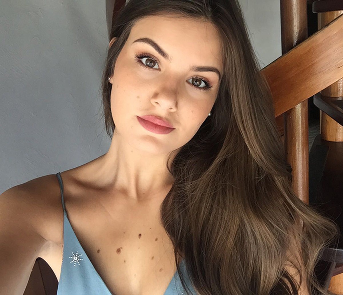 Camila Queiroz faz balanço de 2016 Foi um ano abençoado Bastidores
