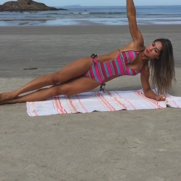 EGO - Mayra Cardi faz exercício na praia e mostra boa forma - notícias ... EGO - Mayra Cardi faz exercício na praia e mostra boa forma - notícias ...