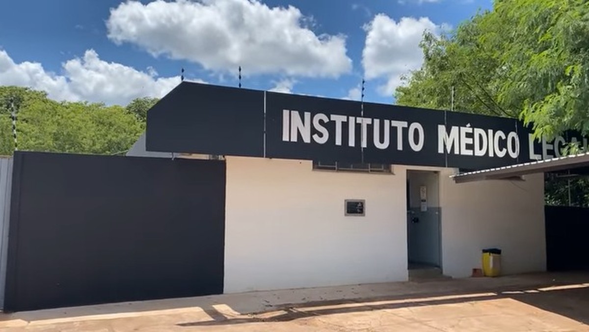 Polícia investiga morte de bebê encontrada caída ao lado da cama pela