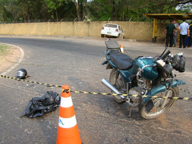 G1 - Acidente entre carro e moto deixa um morto em Laranjal Paulista, SP - notícias em ...