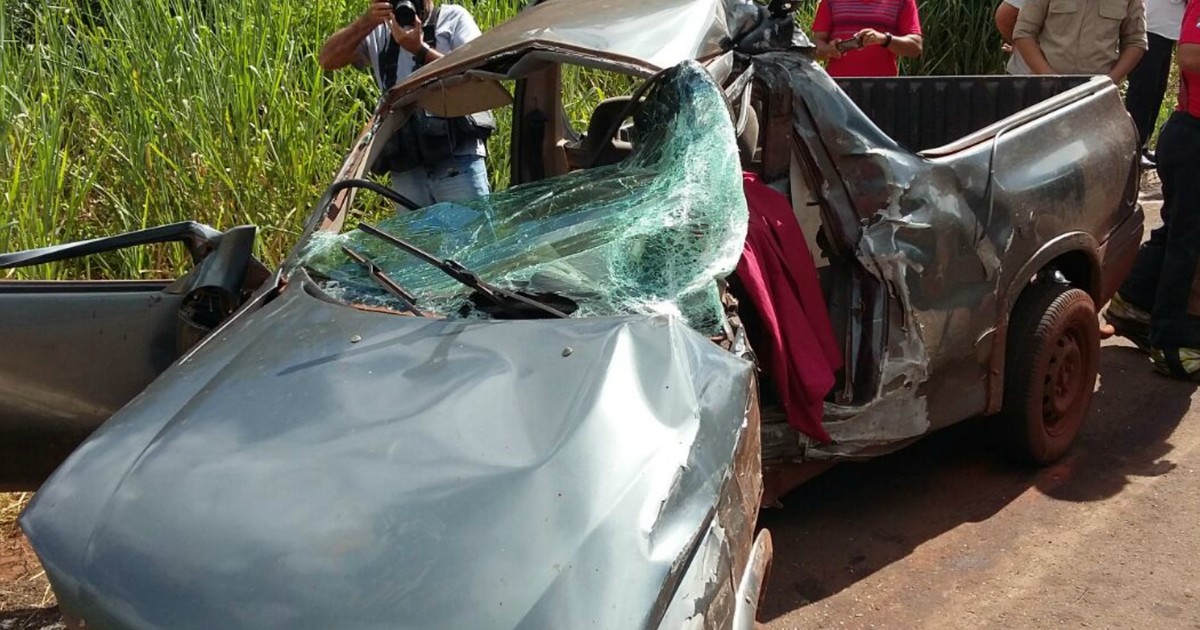 G1 - Homem morre em acidente entre carro e ônibus na BR-262 em MS, diz PRF - notícias em Mato ...
