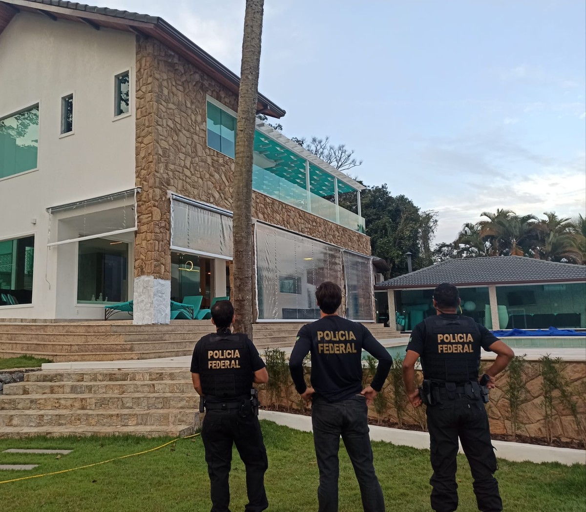 PF faz operação em SP contra organização suspeita de tráfico