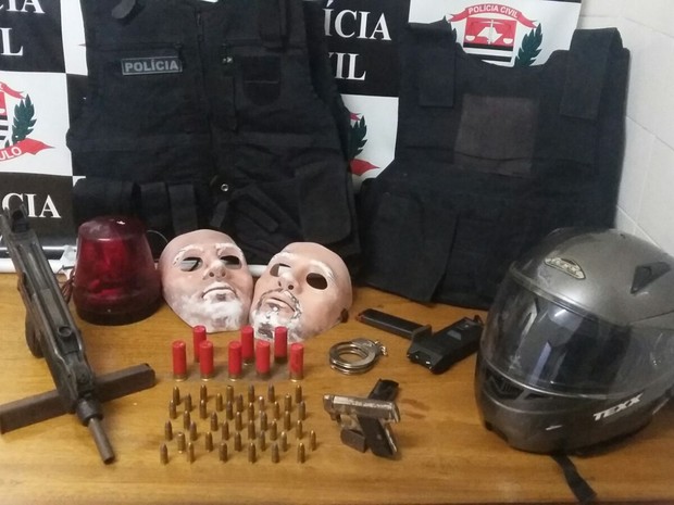 G1 Polícia Civil apreende metralhadora munição e drogas em Jacareí