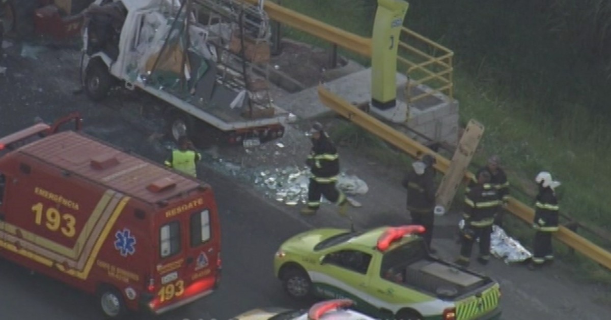 G1 - Acidente na Rodovia Ayrton Senna deixa um morto, dizem bombeiros - notícias em São Paulo