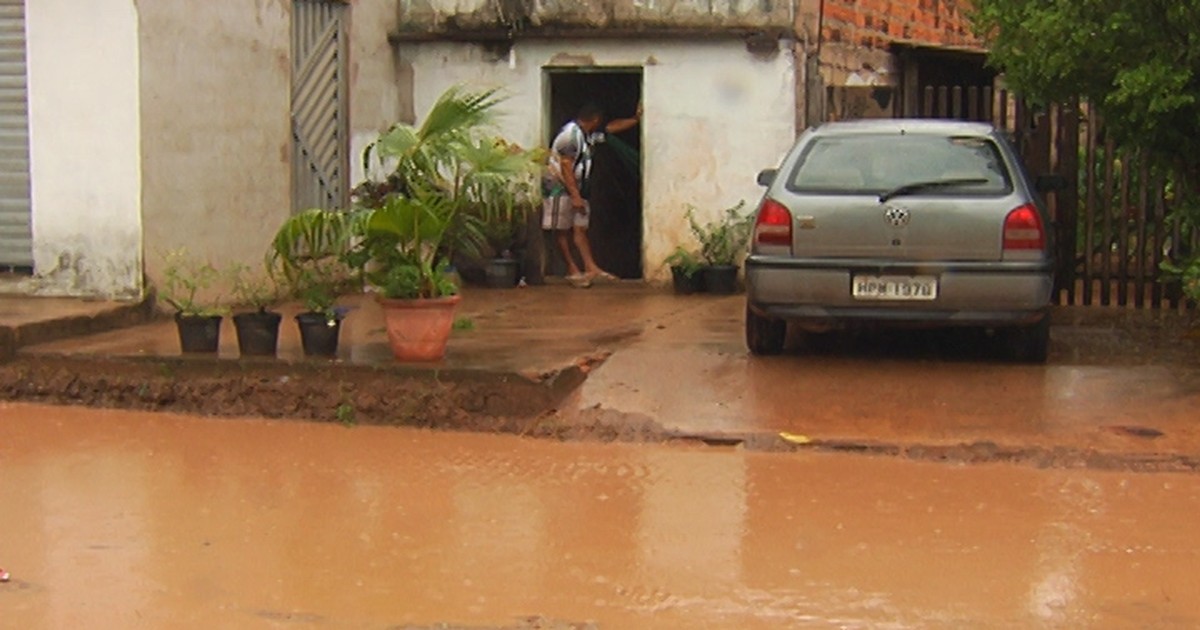 G1 Chuva Da Manhã Alaga Ruas E Causa Transtornos Em Bairros De