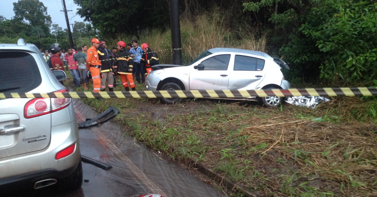 G1 - Homem morre após ser jogado para fora do carro em acidente em Macapá - notícias em Amapá