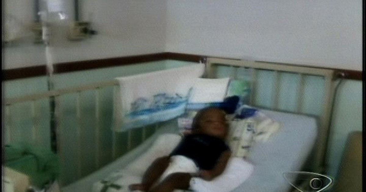 G1 - Bebê com hidrocefalia e meningite aguarda vaga em UTI no ES ...