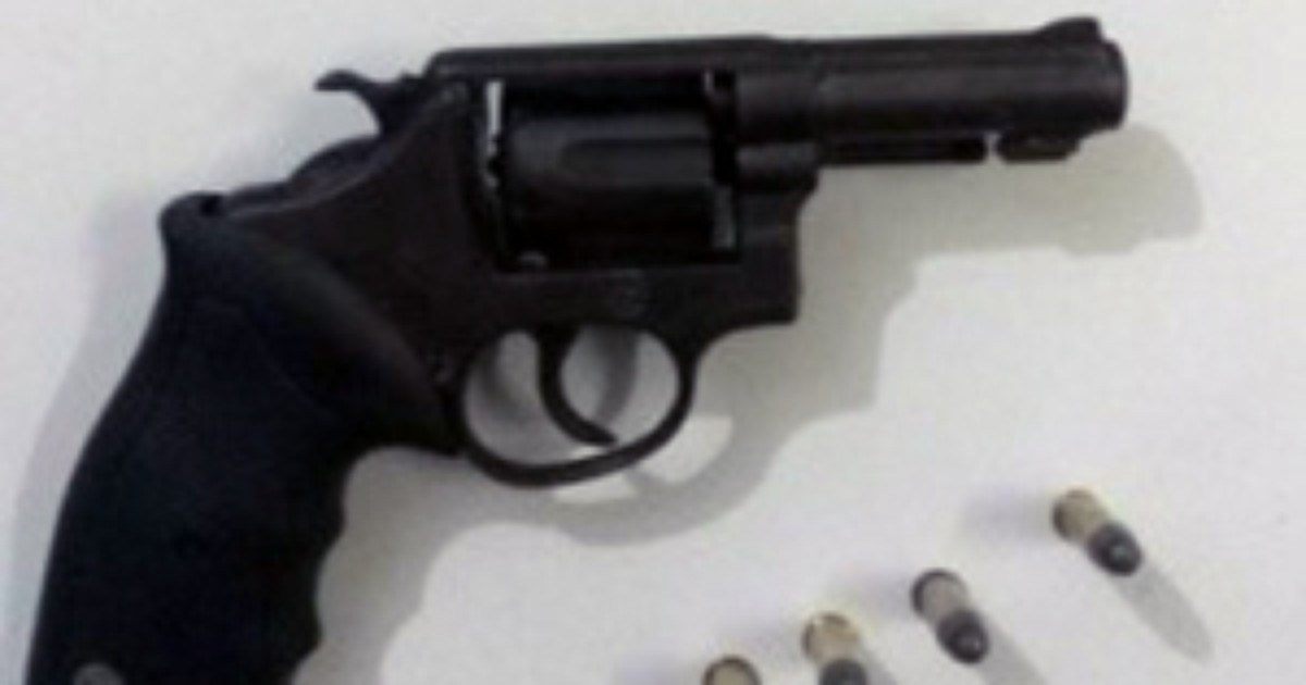 G1 Homem Que Se Identificava Como Pm é Preso Por Porte Ilegal De Arma