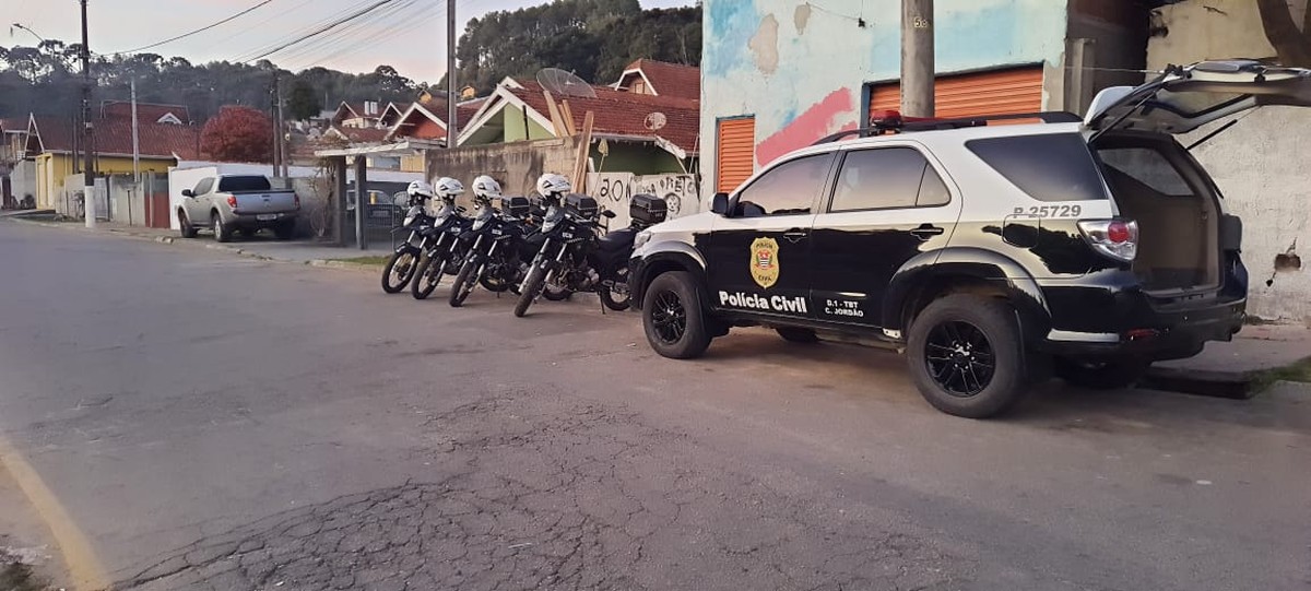 Operação da Polícia Civil contra o tráfico de drogas prende 12 pessoas