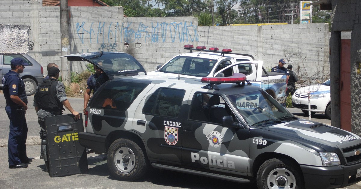 G1 - Suspeita de bomba em rua mobiliza polícia em Itaquaquecetuba ... G1 - Suspeita de bomba em rua mobiliza polícia em Itaquaquecetuba ...