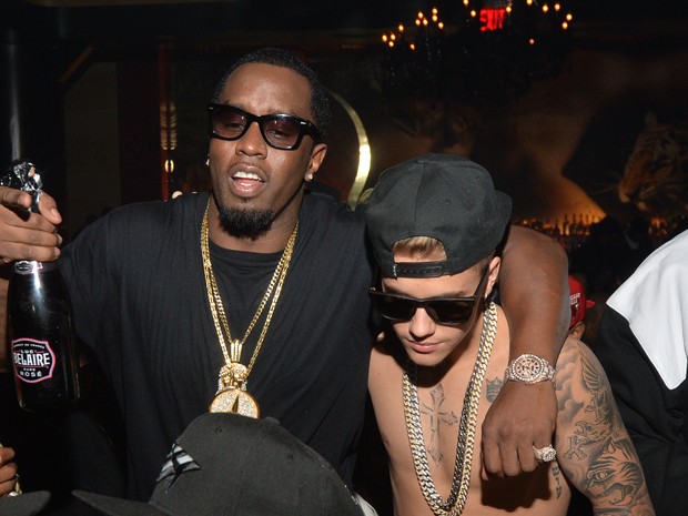 Ego Sem Camisa Justin Bieber Curte Festa Com Sean Diddy Combs