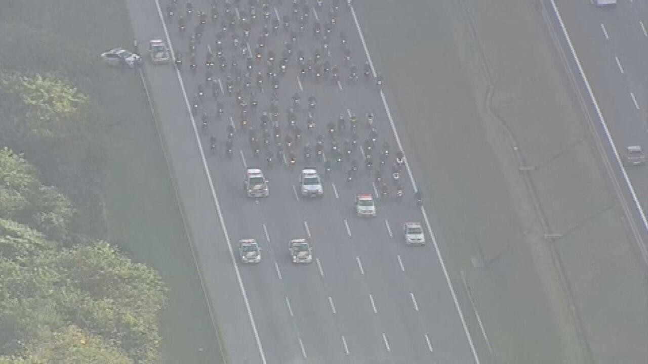 VÍDEOS Protesto de indígenas bloqueia Rodovia dos Bandeirantes em SP São Paulo G