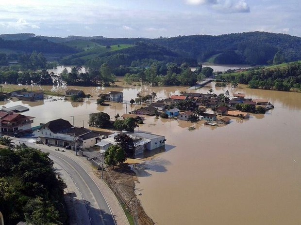 G1 Enchente Causa Prejuízos De R 18 Milhões Em Rio Do Oeste Sc