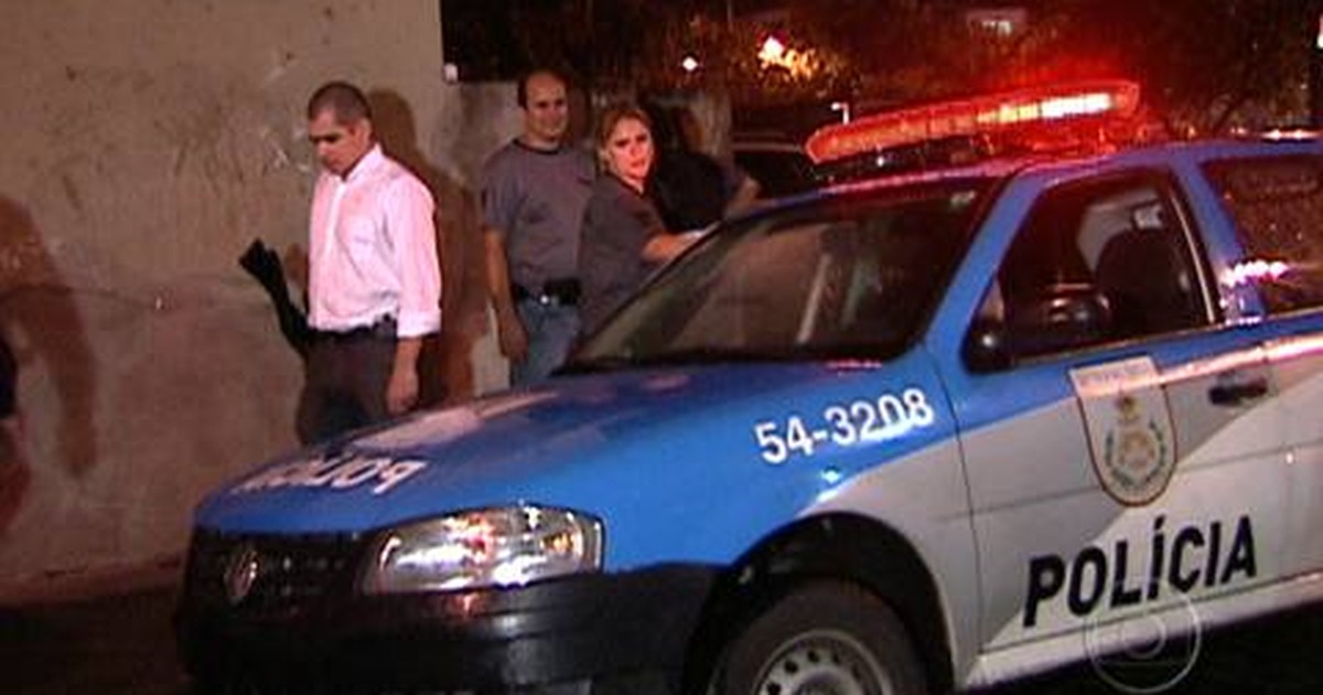 G1 Pm Ex Pm E Agente Do Degase São Baleados Em Bar Na Zona Norte Do
