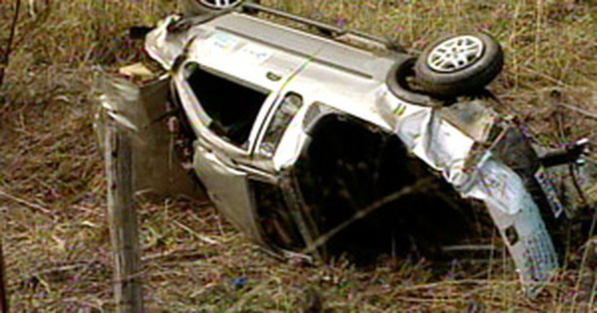 G1 - Motorista perde controle do carro e capota na BR-259 em Colatina, ES - notícias em Espírito ...