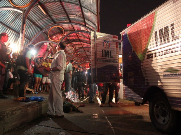 G1 - Mulher morre atropelada por ônibus em terminal no Centro de Manaus ... G1 - Mulher morre atropelada por ônibus em terminal no Centro de Manaus ...