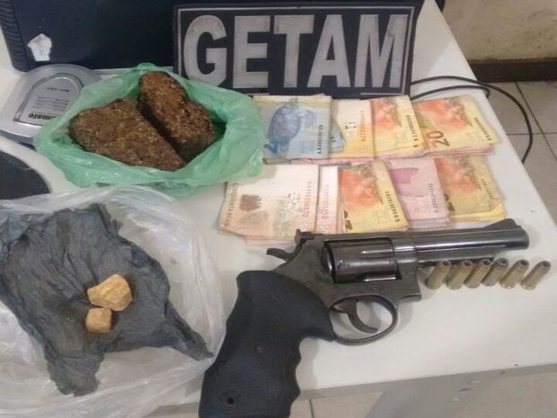 G1 Adolescente é Apreendido Em Flagrante Com Arma Maconha E Crack
