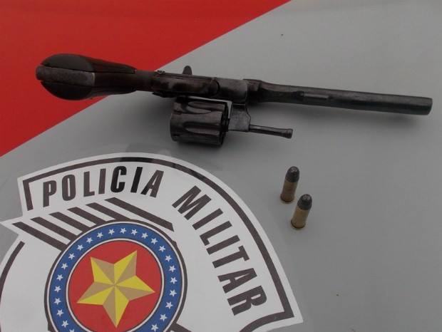 G1 Rapaz é Preso Por Porte Ilegal De Revólver E Munições Em Itararé