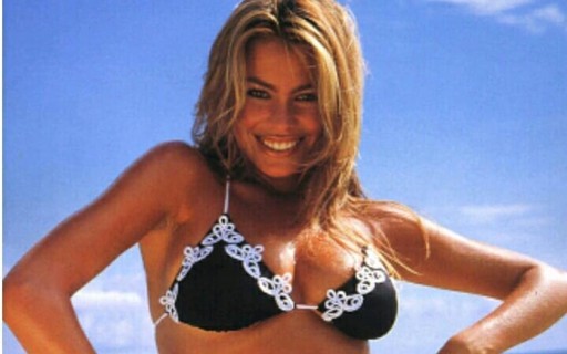 Sofia Vergara relembra curvas dos anos 1990 - Vogue | gente