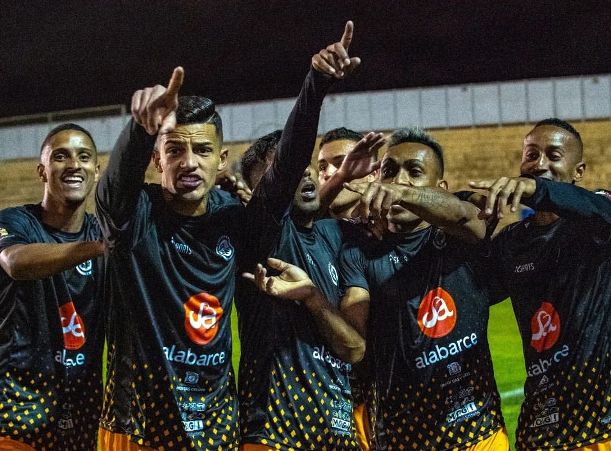 Com jogos decididos nos pênaltis, Copa Mogi de futebol amador define semifinalistas | futebol | ge