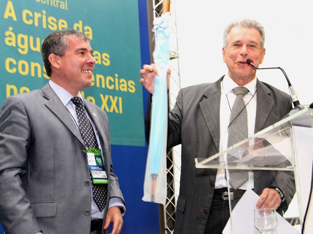 G1 - Sabesp pode rever valor de tarifa mínima de água cobrada em SP ...