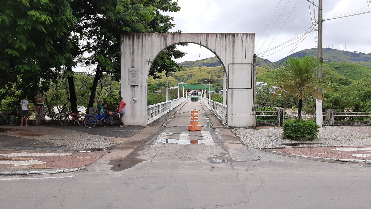 Pontes são reabertas após ficarem interditadas por causa da cheia do ...