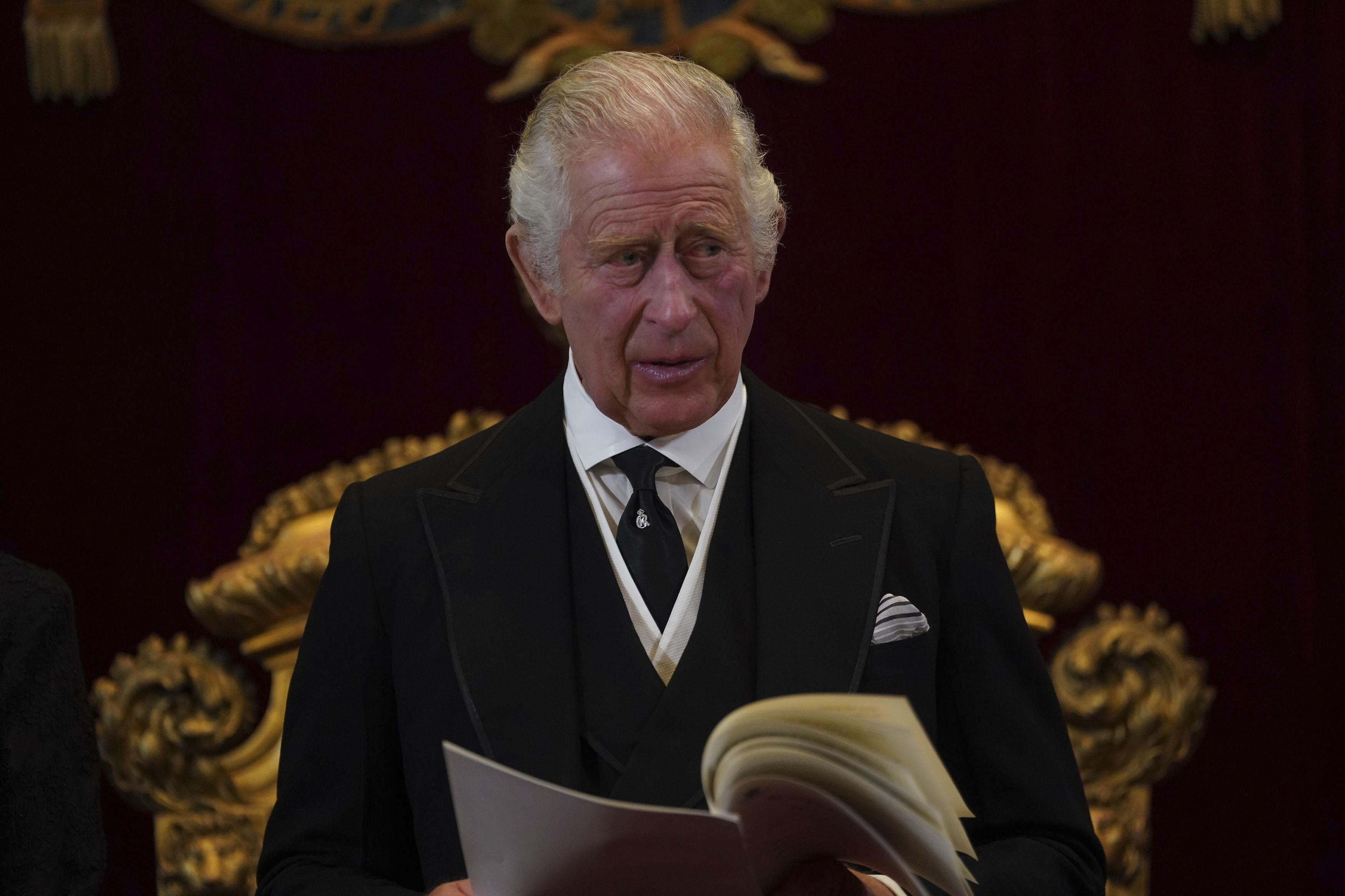 Novas cerimônias proclamam Charles III rei no Reino Unido | NECCT
