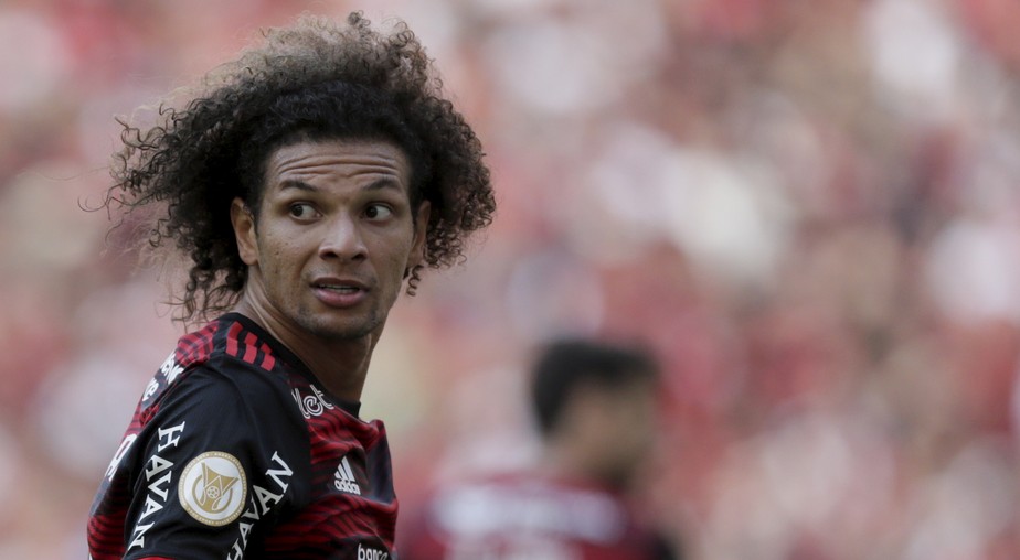 William Arão de malas prontas