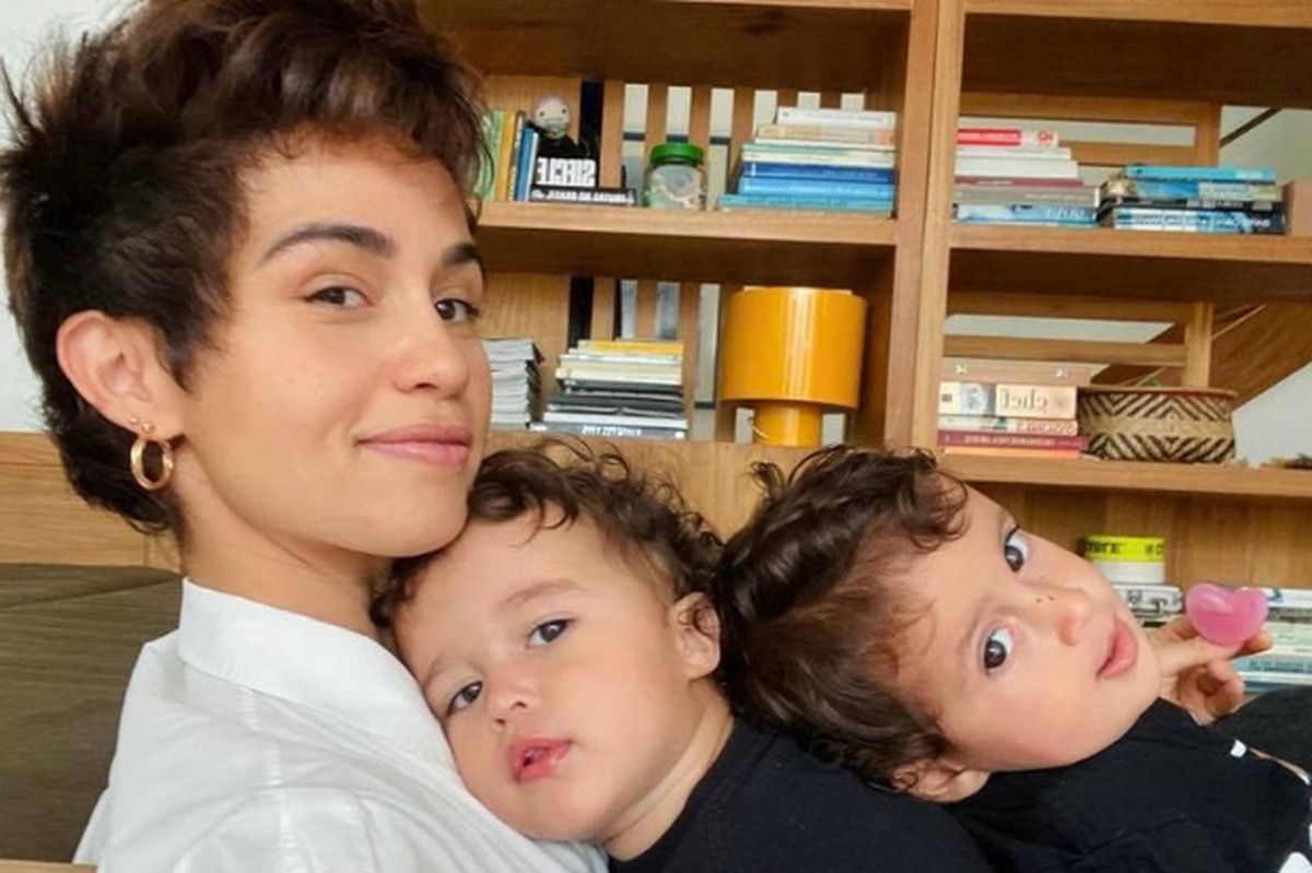 Nanda Costa celebra 1 ano e 3 meses das gêmeas, Kim e Tiê | GQ | GQ