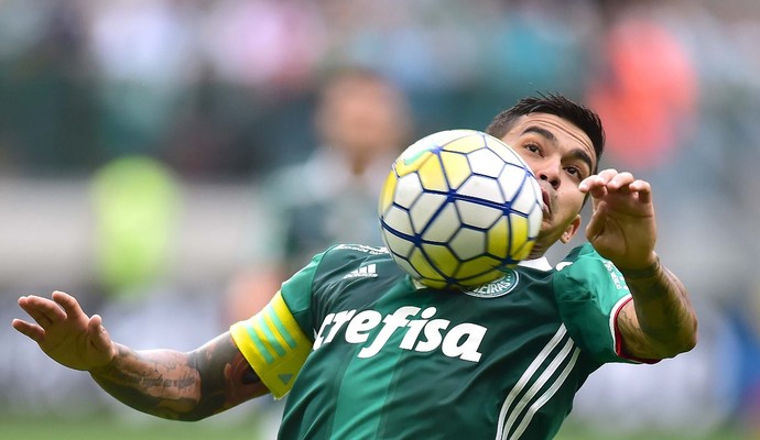 Dudu leva terceiro amarelo e desfalca o Palmeiras contra o Santa Cruz