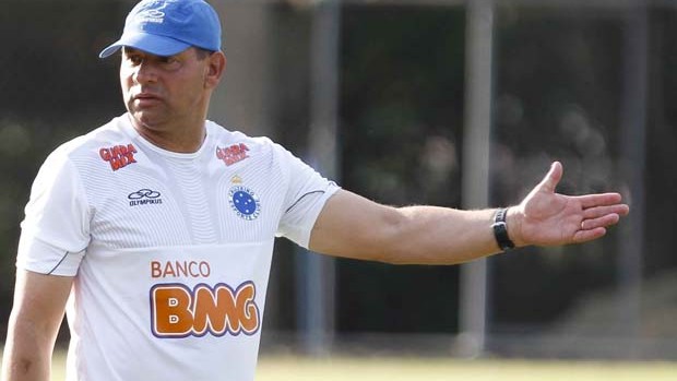 Celso Roth prevê 'armadilha' no time misto do Corinthians, nesta quarta ...