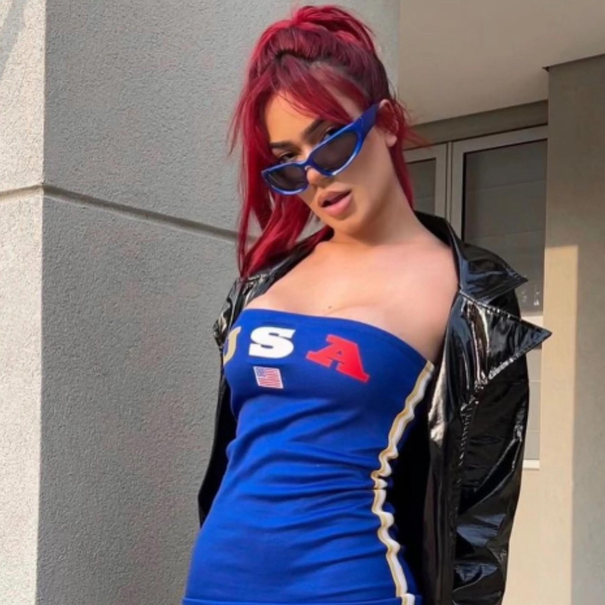 Cantora Lara Silva sofre assédio durante show e abandona o palco veja Celebridades Marie Claire