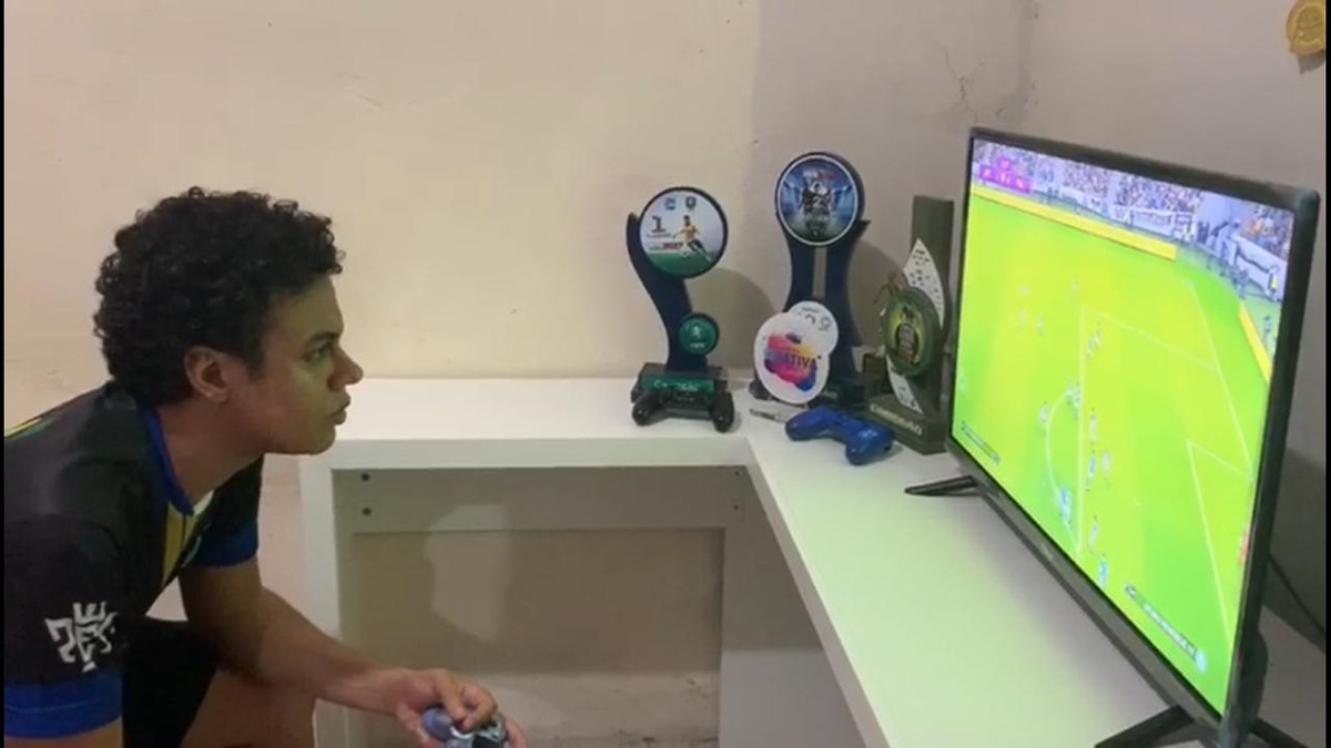 Quarentena: e-atleta, Markston aproveita tempo livre em casa para ...