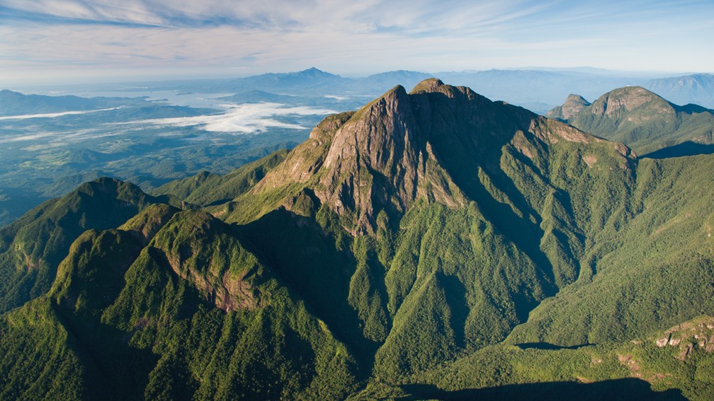Fotografias da Serra do Mar dão ar de natureza a stand de vendas ...