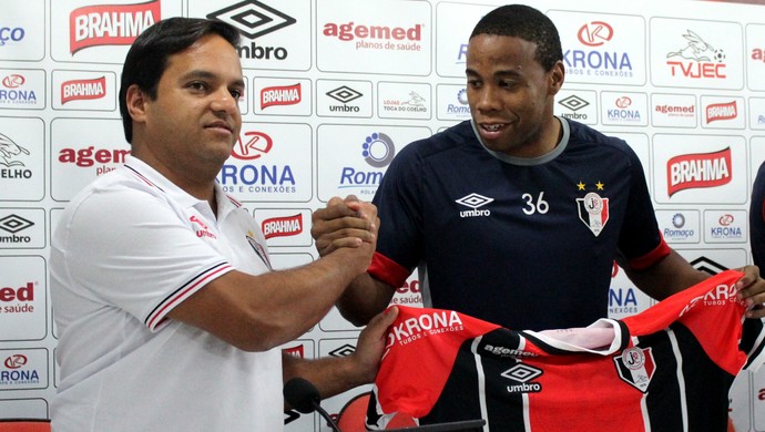 Curtinha: Éverton Silva aparece no BID e vira opção para duelo com Criciúma