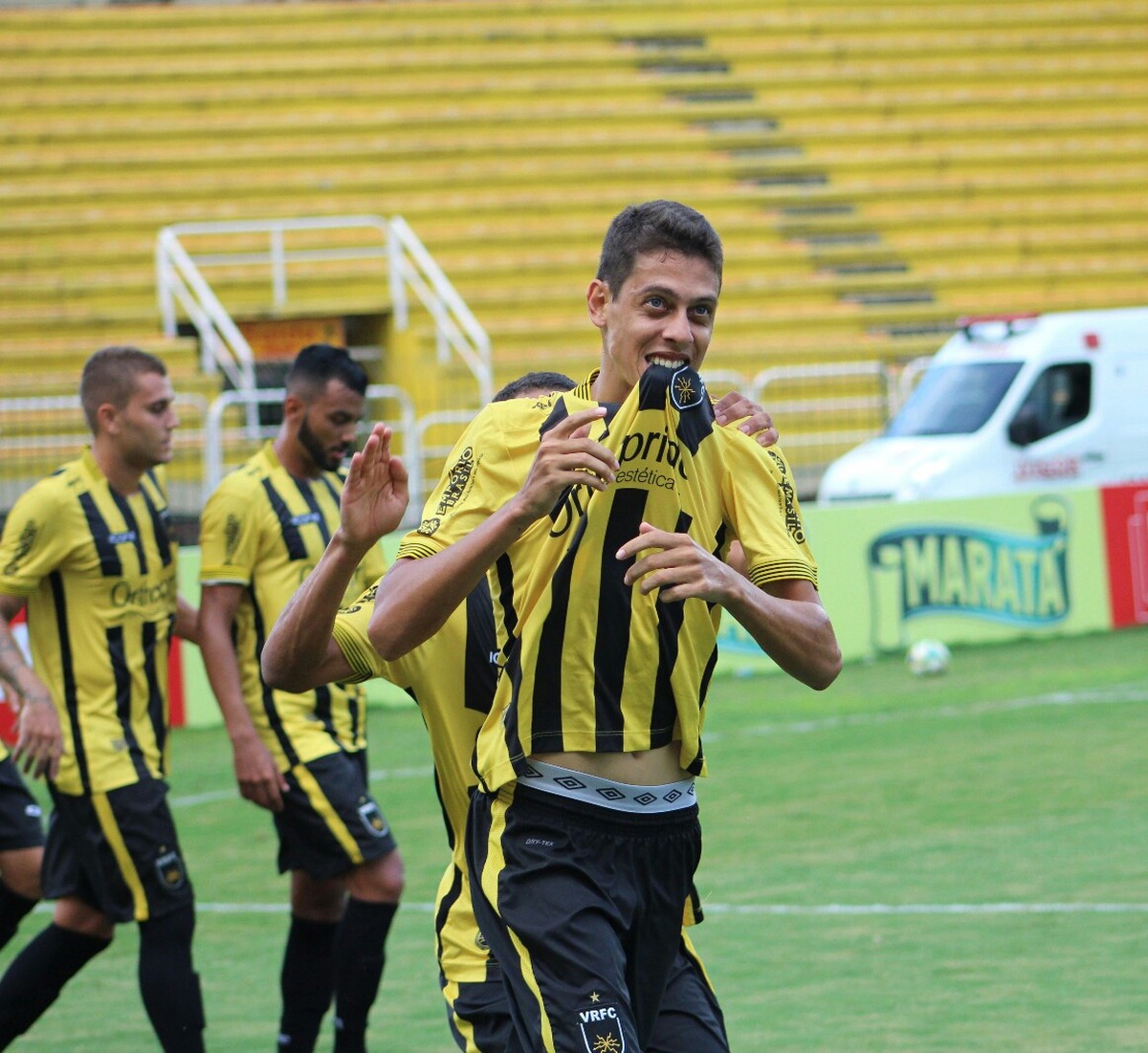 Voltaço rescinde contrato com Diogo Alves e Dudu a pedidos dos ...