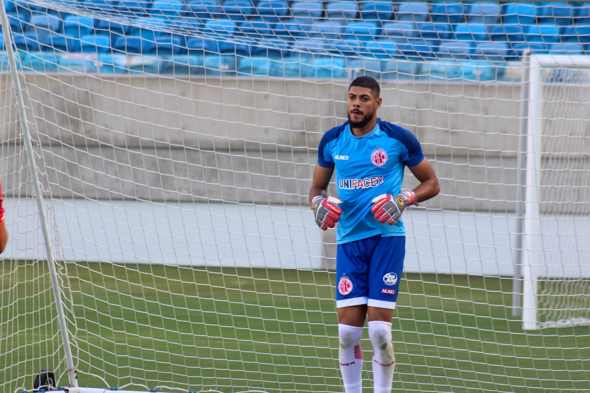 CRB acerta com o goleiro Ewerton, que estava no América-RN | crb | ge