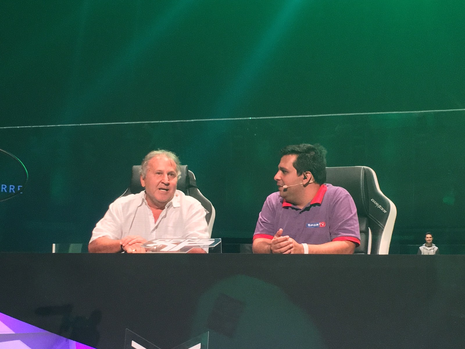 Ao lado de Daniel Pereira, Zico comenta partidas de PES 2018 no Rock in Rio