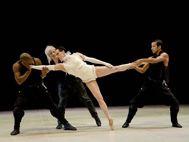 G1 - Cia. de dança Deborah Colker inicia turnê de 'Tatyana' em Juiz de ...