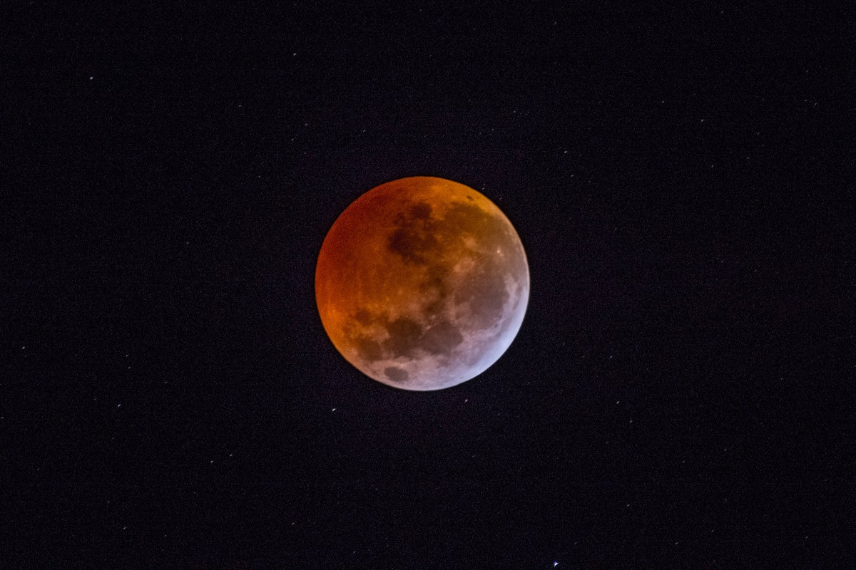 Eclipse lunar parcial será visto em todo o Brasil nesta terça-feira ...