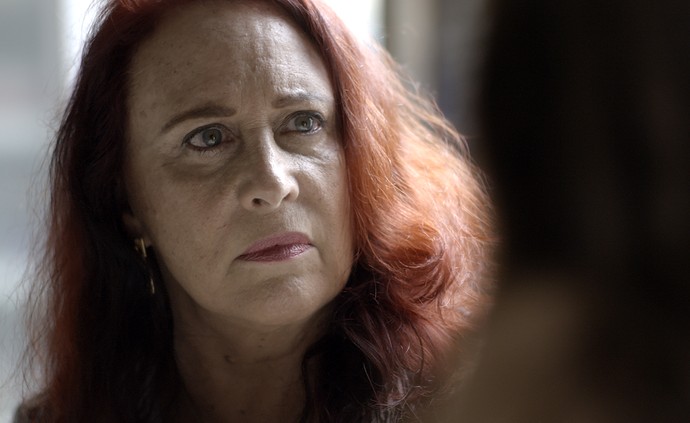 Júlia conta a verdade sobre Alex para Vanda - notícias em Vem por aí