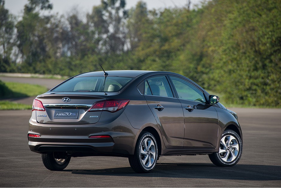 Teste: Hyundai HB20S 1.0 turbo | Colunistas | autoesporte