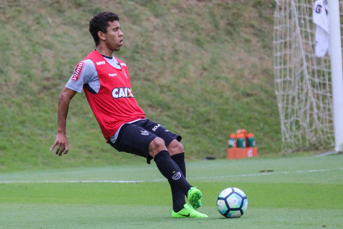 Rocha quer time se impondo contra o Flu e exalta "fortaleza" no Horto ...