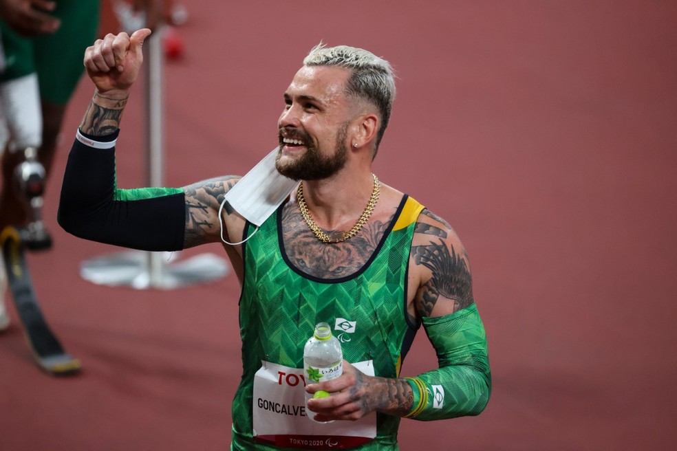 Vinícius Rodrigues vai à final dos 100m com recorde paralímpico ...