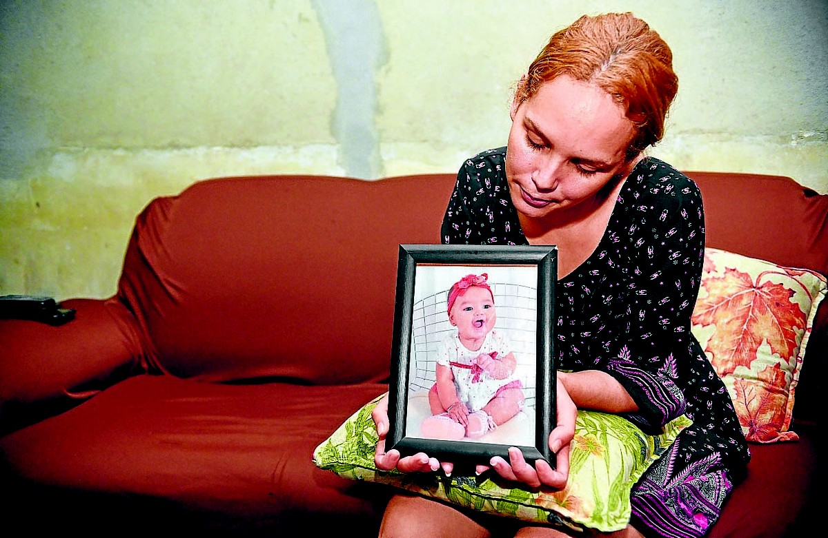 Mãe De Menina De Dois Anos Torturada E Abusada Pelo Padrasto é Presa No