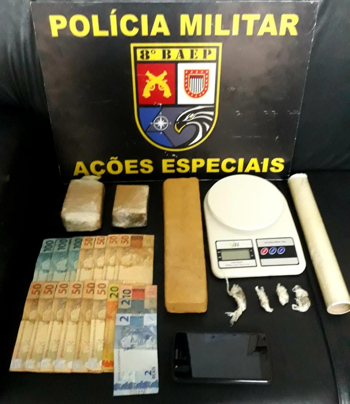 Jovem Joga Droga Pela Janela Ao Ver Pm Mas é Preso Por Tráfico Em