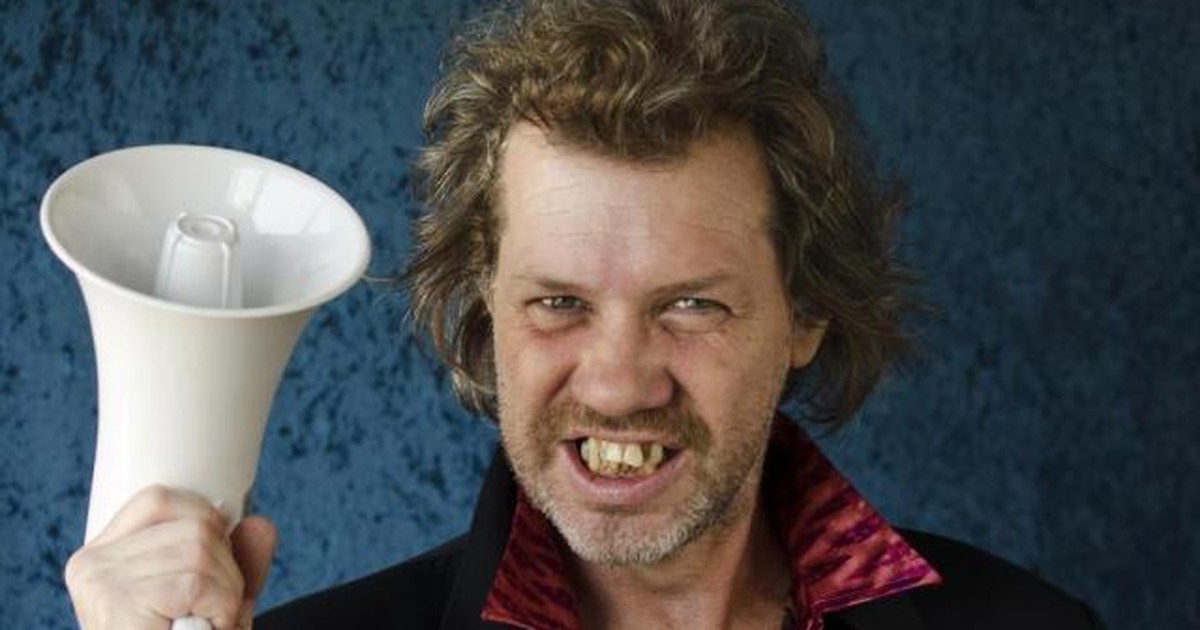 G1 - Wander Wildner toca 'punk brega' em noite com MMZ no Liverpub ...